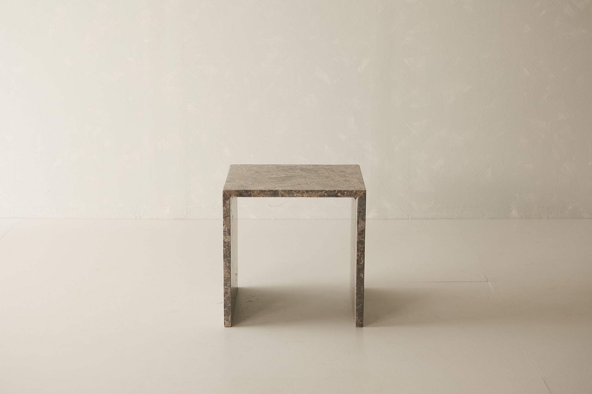 Sloan Grey Marble Side Table – Habitat Home and Garden